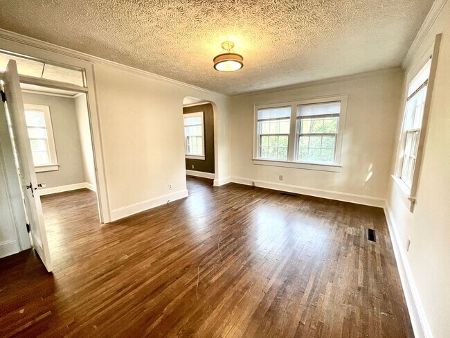 Adorable Bungalow In Historic Haymount 2/1 House - House Rental in ...