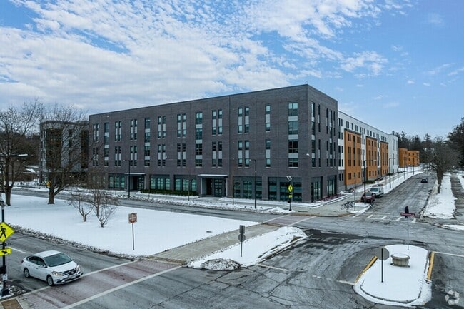 Fieldstone - Artisan Graduate Housing Apartments - Amherst, MA ...