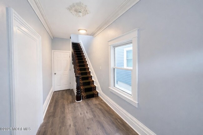 23 Rector Pl Off-Campus Housing, Red Bank, NJ