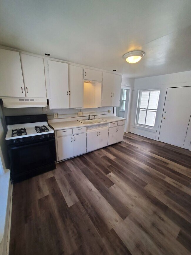 5026-5028 18th Ave. (Duplex) Unit 5028 - Kenosha, WI | ForRent.com