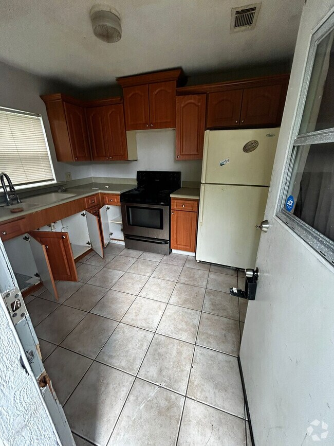 Houses for Rent with a Yard in Eatonville FL - 1 Houses | ForRent.com