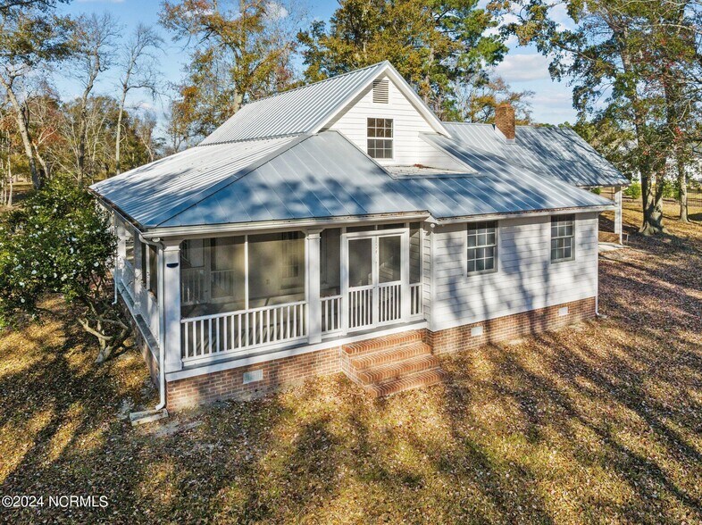 2229 Sloop Point Loop Rd - House for Rent in Hampstead, NC | ForRent.com