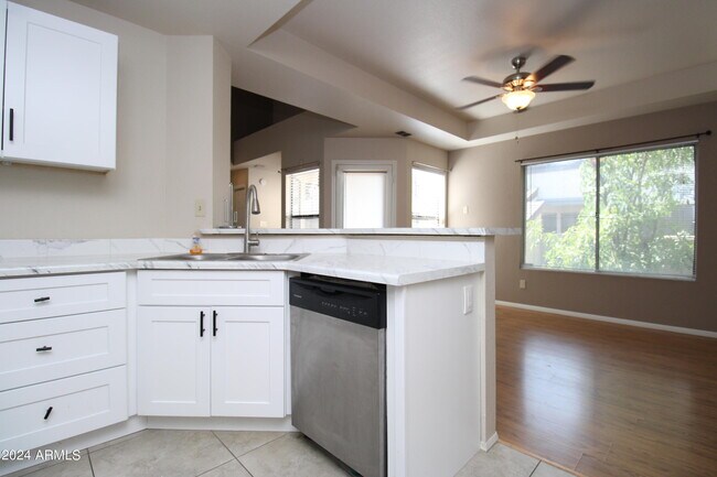 4201 N 20th St Unit 227 - Apartment for Rent | Phoenix, AZ | Starting ...
