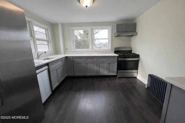 23 Rector Pl Off-Campus Housing, Red Bank, NJ