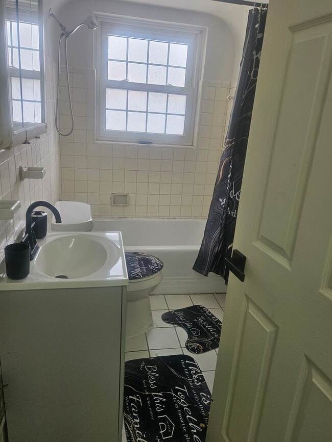 20172 Sheffield Rd Off-Campus Housing, Detroit, MI