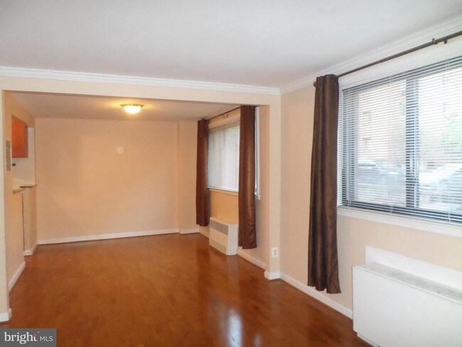 2725 39th St NW Apartment - Washington, DC | ForRent.com