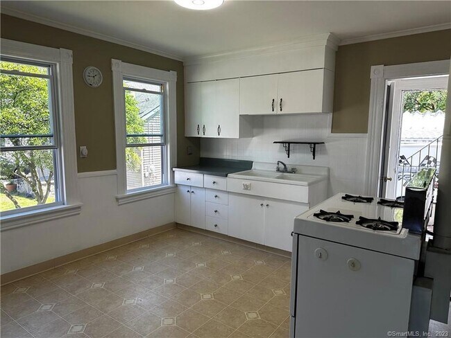 345 Jennings Rd Rental - Fairfield, CT | ForRent.com