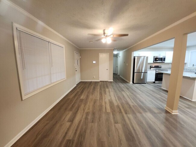 Classic Ranch-Style Living – 4 Bed, 2 Bath Gem! - House Rental in ...