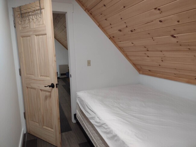 72 Roundy Brook Rd Unit Above Garage - West Burke, VT | ForRent.com