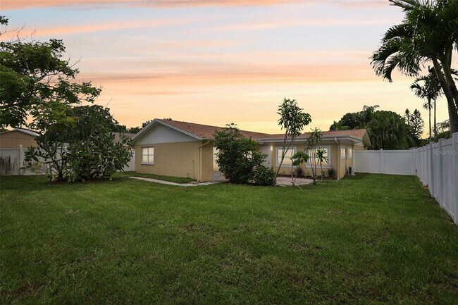 7698 Cardiff Ct N House - House Rental in St. Petersburg, FL | ForRent.com