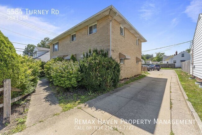 5584 Turney Rd. - Down, Garfield Hts - 3 b... - Townhome Rental in ...