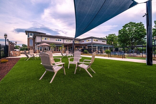 Foxridge Apartment Homes | Virginia Tech | Off-Campus Housing Search