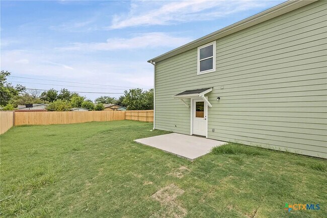 1204 S Martin Luther King Jr Dr Townhome Off-Campus Housing, Temple, TX