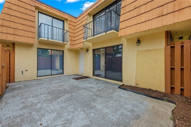 1706 Park Meadows Dr - Townhome Rental in Fort Myers FL | ForRent.com