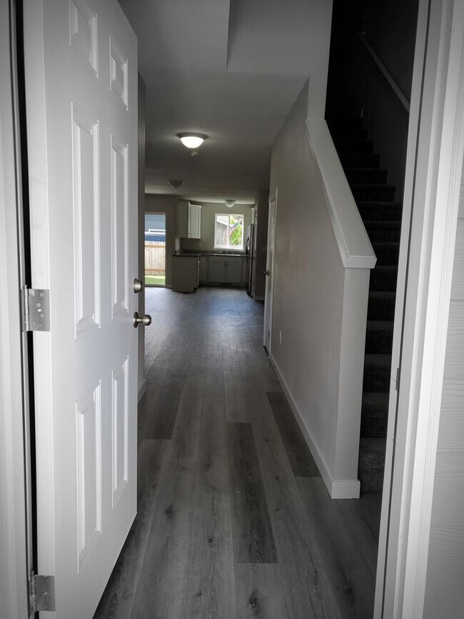 3bed 2.5bath Triplex House - House Rental in Sweet Home, OR | ForRent.com