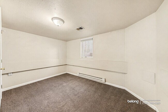 425 9th Ave Unit B Off-Campus Housing, Greeley, CO