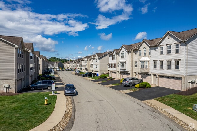 The Estates at Seven Fields Apartments - Townhomes for Rent - Mars, PA ...
