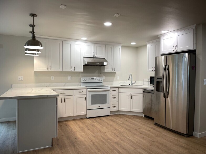 12604 SE 42nd St - Townhome for Rent in Bellevue, WA | ForRent.com