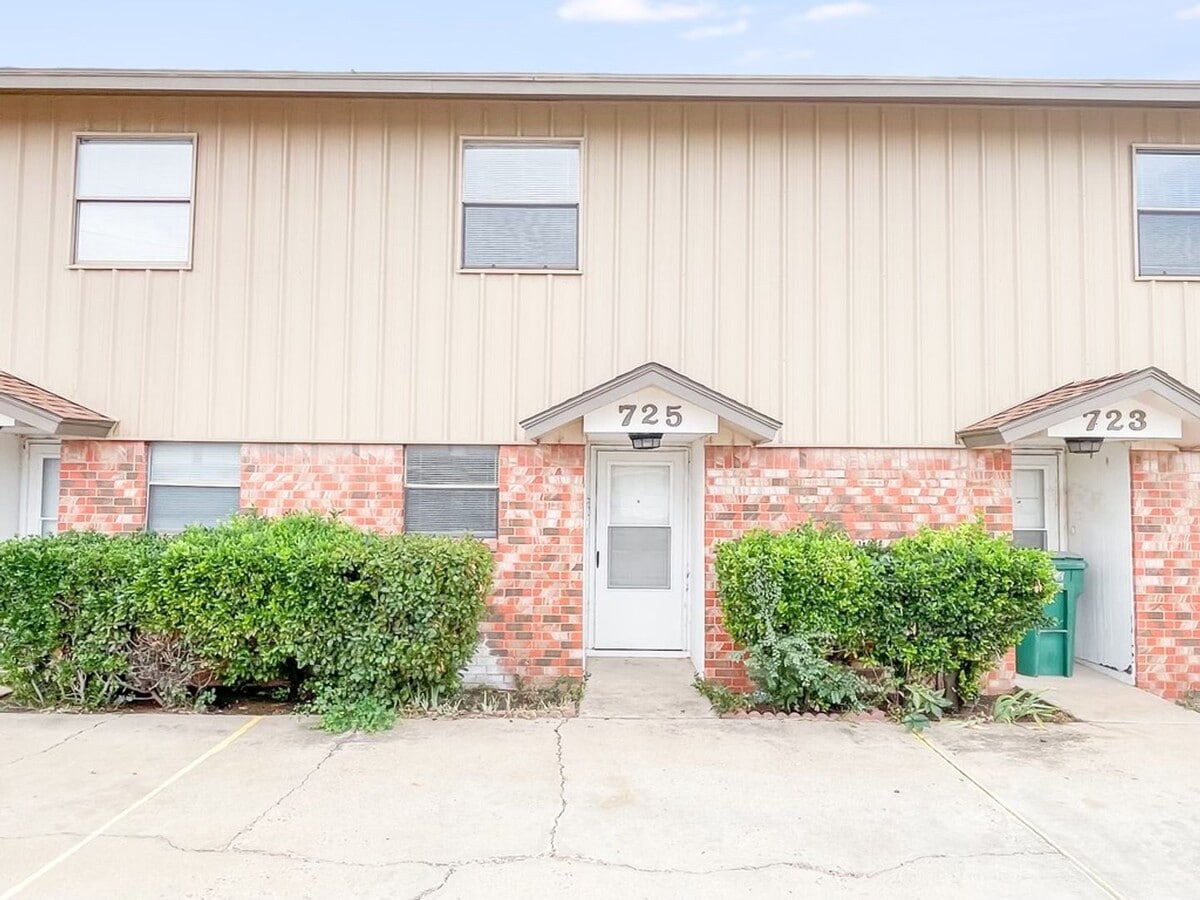 Spacious 2 Bedroom Apartment Available in ... - House Rental in Hobbs ...