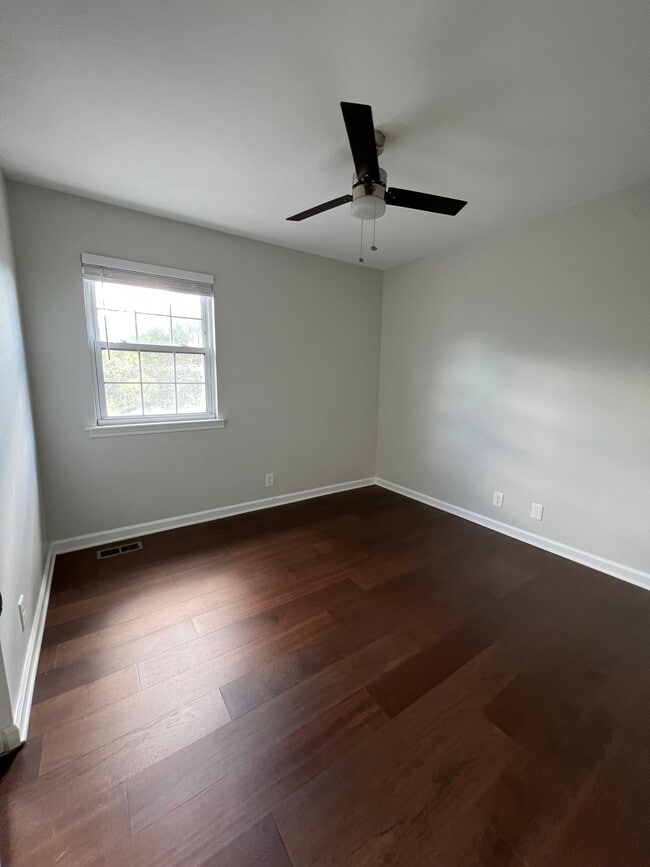 353 Huntington Ridge Dr Off-Campus Housing, Nashville, TN