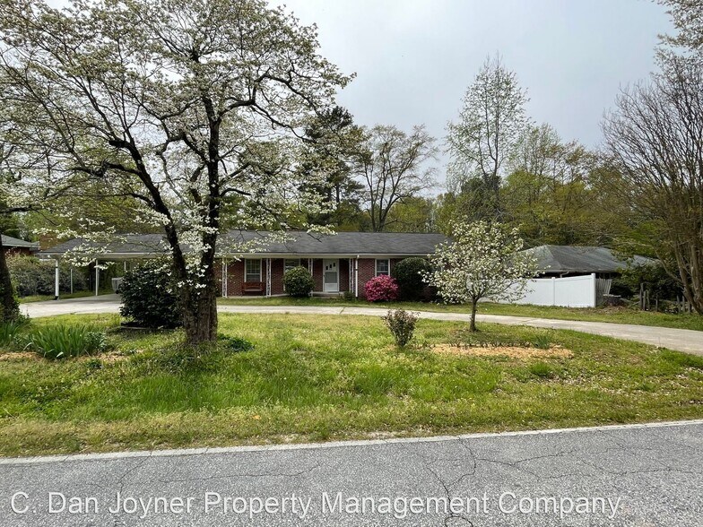 126 Richbourg Rd - House for Rent in Greenville, SC | ForRent.com