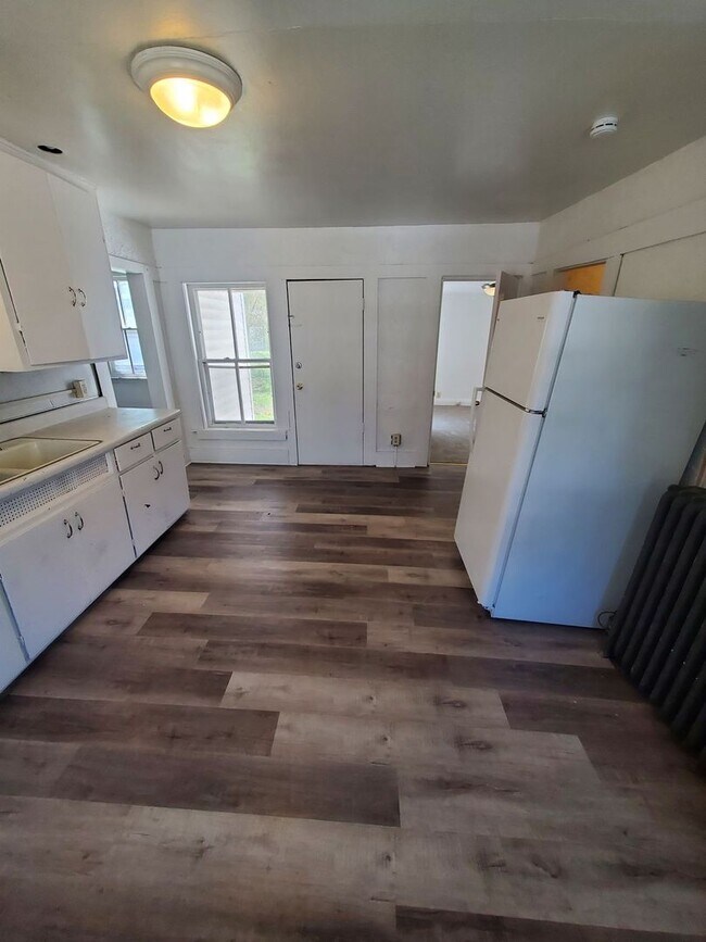 5026-5028 18th Ave. (Duplex) Unit 5028 - Kenosha, WI | ForRent.com