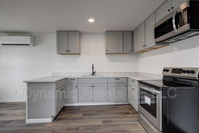 509 E Quincy St Unit A Off-Campus Housing, Pittsburg, KS