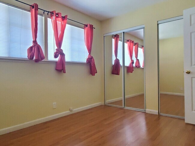 Single Story Condo, Renovated Inside, Wood... - House Rental in San ...