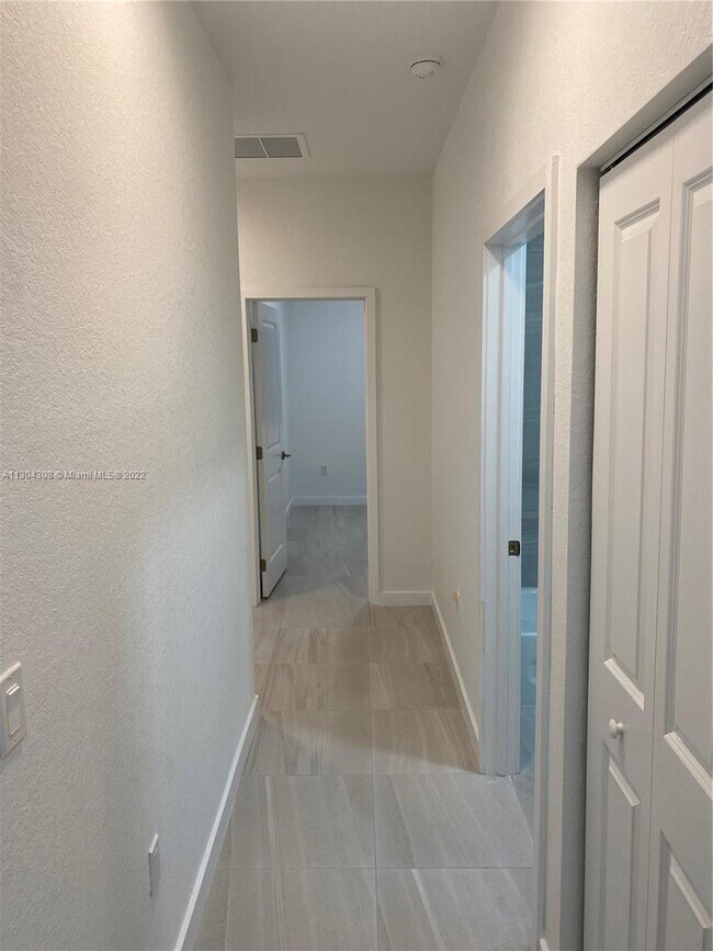 15400 NE 7th Ave House - House Rental in Miami, FL | ForRent.com