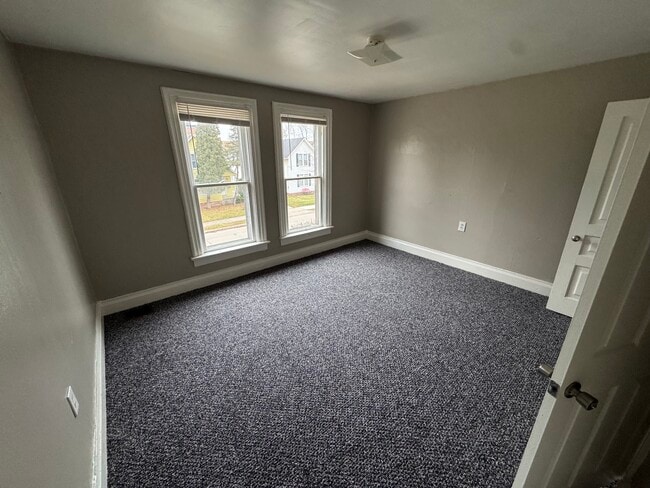 15 Washington St Unit 2 Off-Campus Housing, Mount Clemens, MI