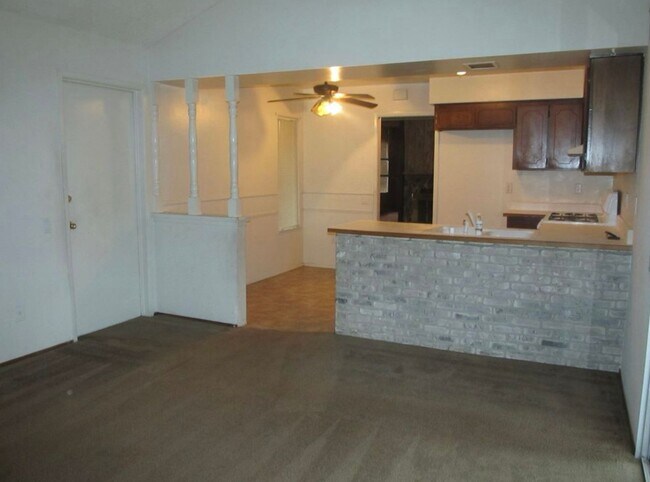 Cute As A Bug 3/2 WAITING FOR YOU! (PLEAS... - House Rental in ...