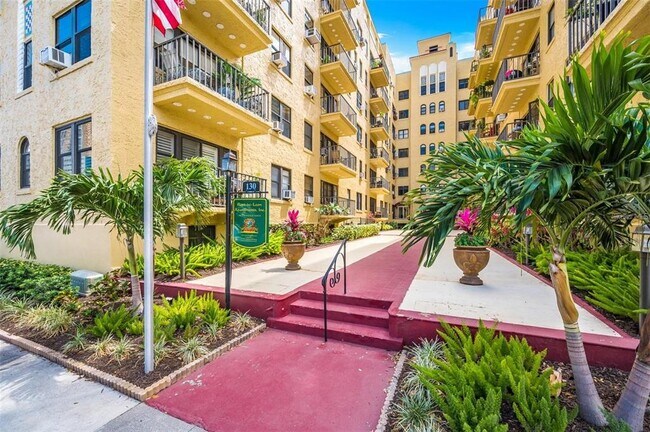 130 4th Ave N Unit 105 (Furnished) - Condo for Rent in Saint Petersburg ...