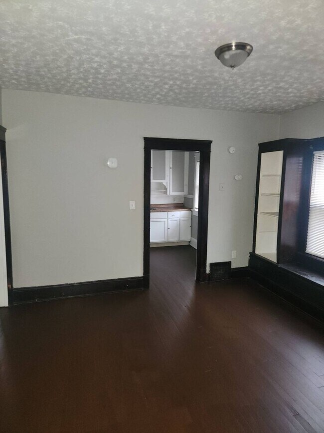 406 E 148th St Unit 408 Second Floor - Apartment for Rent | Cleveland ...
