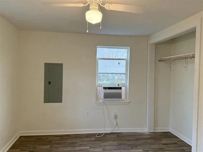 1810 N Church St Off-Campus Housing, Jennings, LA