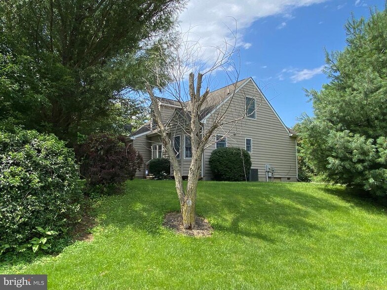 15 Oatfield Ct - House for Rent in Shepherdstown, WV | ForRent.com