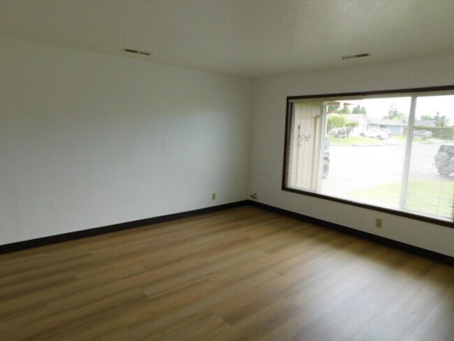 3bd/2Ba Single Story Home - Available Soon! - House Rental in Salem, OR ...