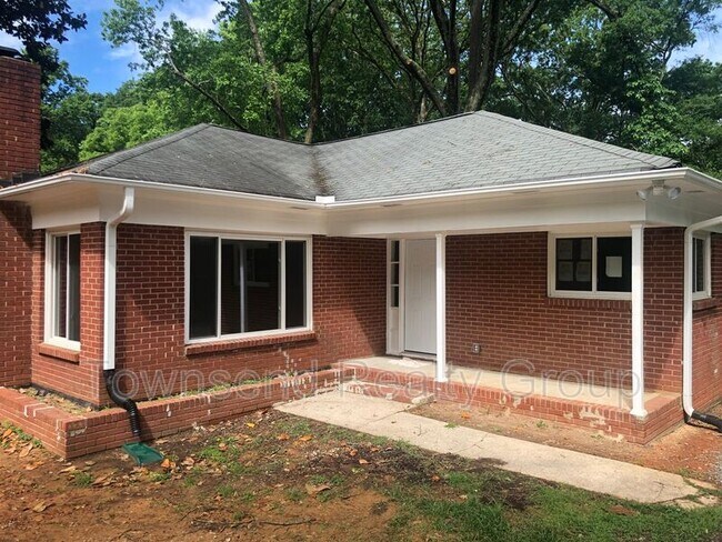 811 Ashmore Dr - House Rental in Charlotte, NC | ForRent.com