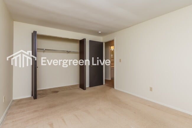 8547 Schoolgate Dr Off-Campus Housing, Dayton, OH