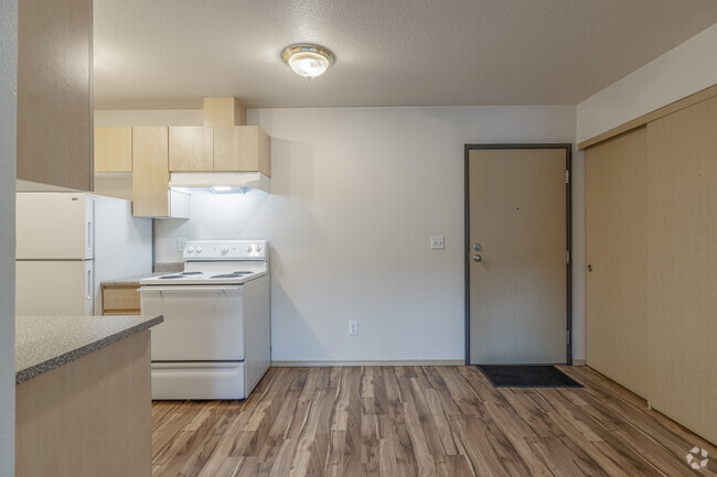 Crown Ridge Apartments For Rent in Salem, OR | ForRent.com