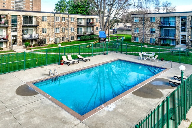 Winchester Apartments & Townhomes - Rochester, MN | ForRent.com