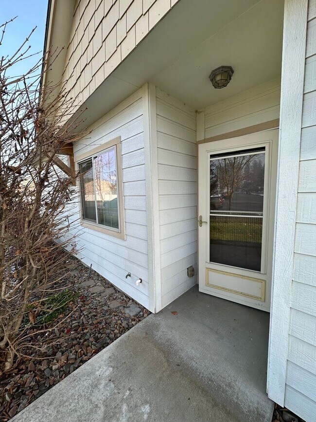 Willow Lake Loop Townhome (APP#221) - House Rental in Coeur d'Alene, ID ...