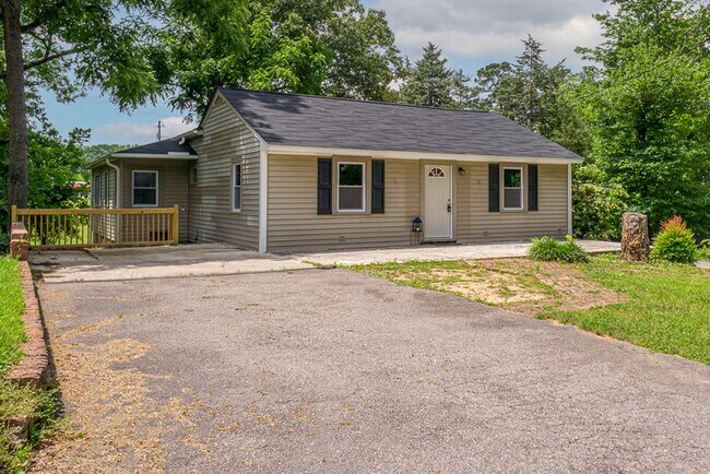 281 N Rockingham St House - House Rental in Robbins, NC | ForRent.com