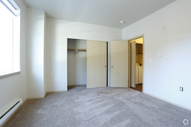 Keystone Ridge Apartments - Puyallup, WA | ForRent.com