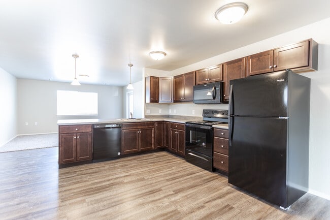 Dublin Square Apartments and Townhomes For Rent in Sioux Falls, SD ...