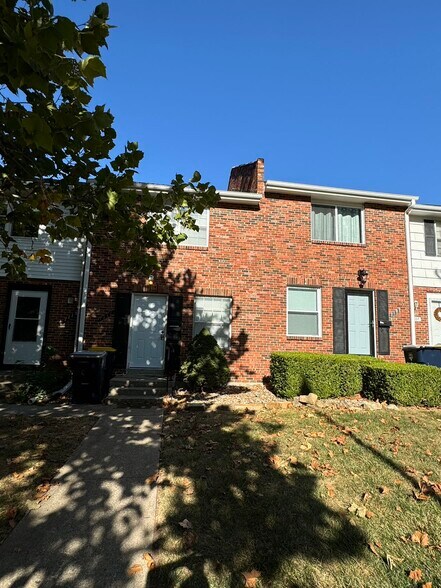 7111 NW Winter Ave - Townhome for Rent in Kansas City, MO | ForRent.com