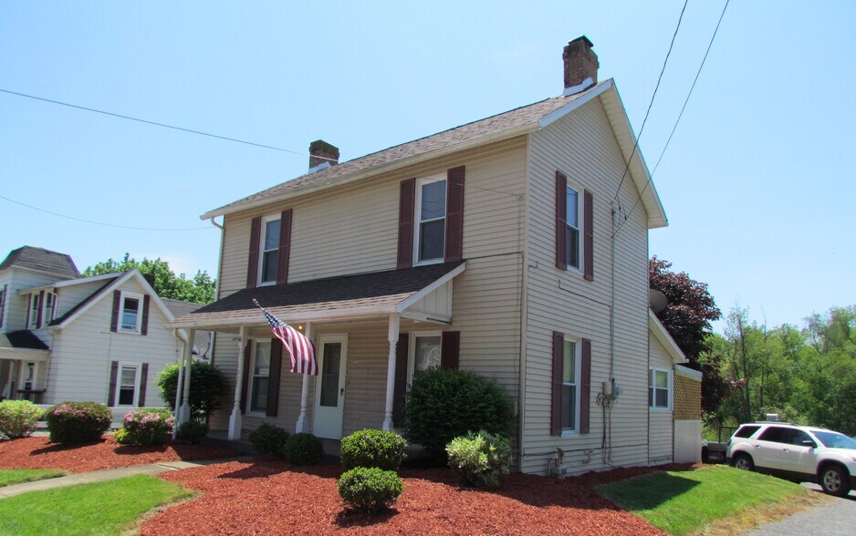 1025 Main St - House for Rent in Volant, PA | ForRent.com