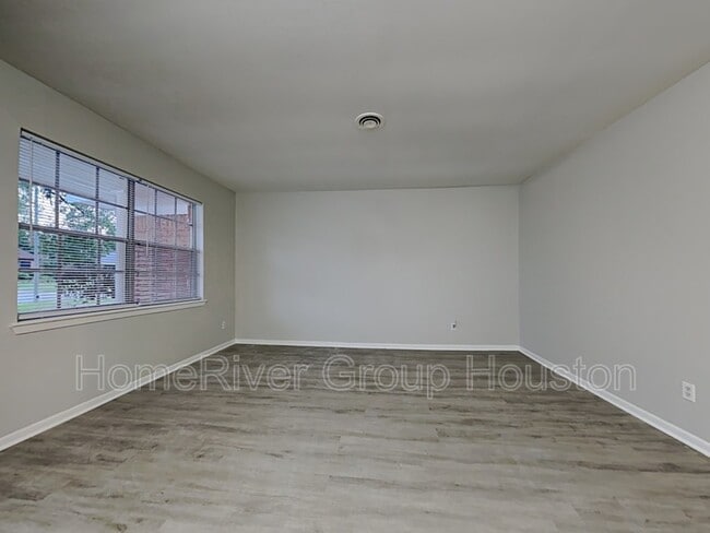 6127 Heatherbrook Dr - House Rental in Houston, TX | ForRent.com