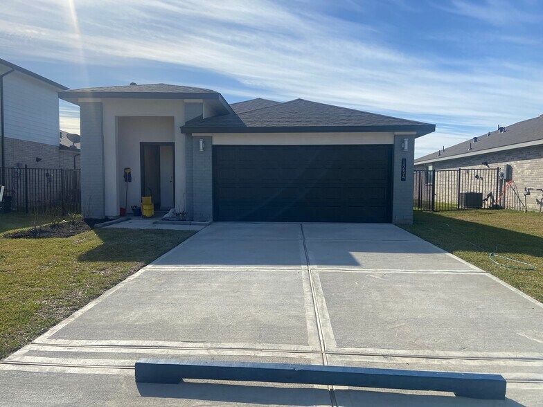 1234 Truckee River Dr - House for Rent in Rosharon, TX | ForRent.com