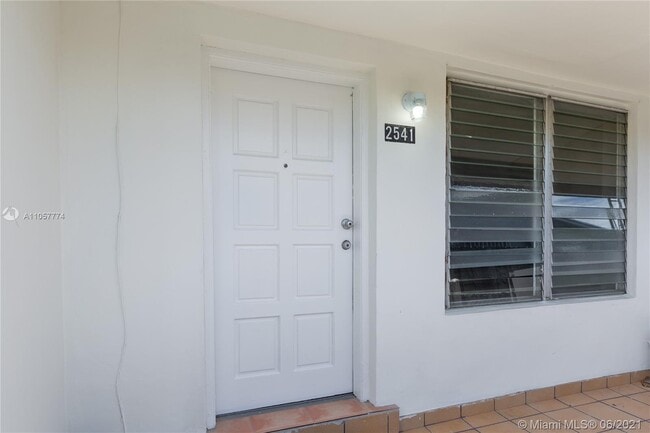 2543 NW 35th St Apartment Unit 2543 - Miami, FL | ForRent.com