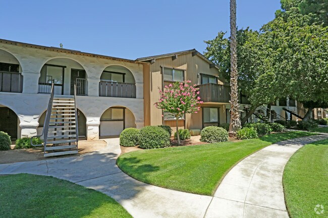 Crystal Tree Apartments Fresno